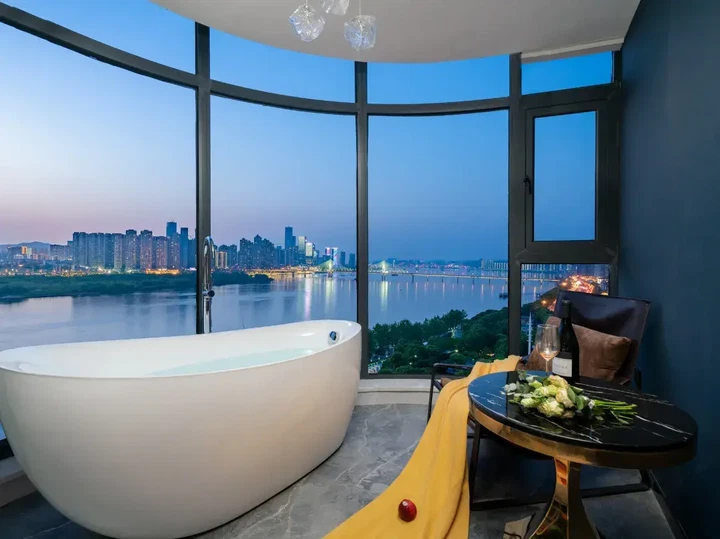 Ruobilin High View Of The River Hotel - Changsha