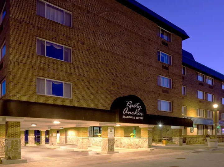 The Harborview On Lake Michigan, Ascend Hotel Collection - Grafton, WI