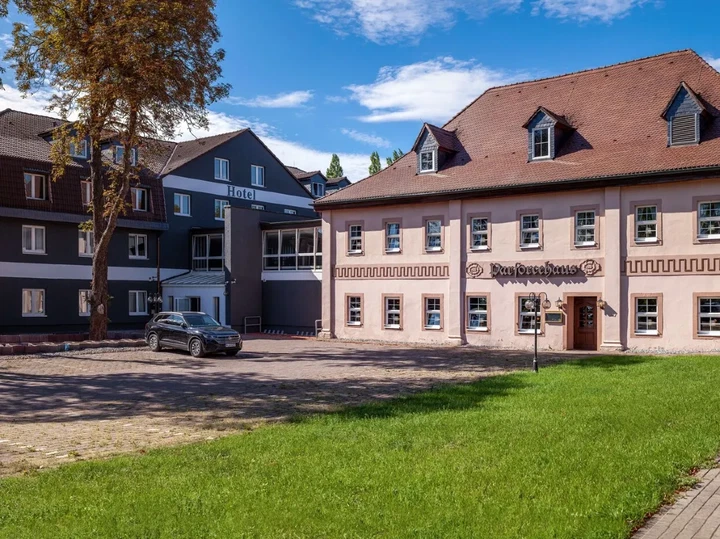 Sl'otel Im Parforcehaus - Bernburg