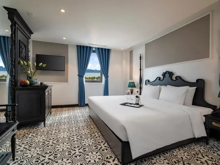 Ha Long Essence Hotel - Ha Long