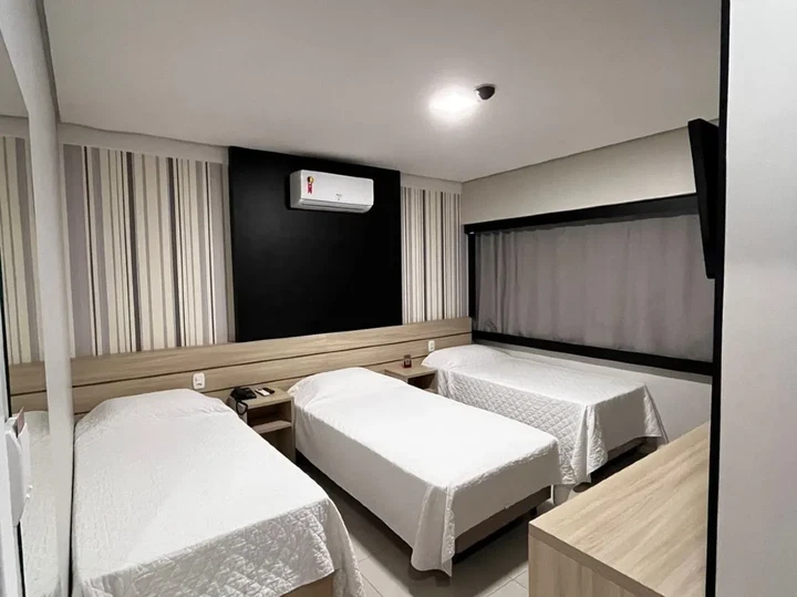 Mogano Express Hotel- Eletroposto - Chapecó