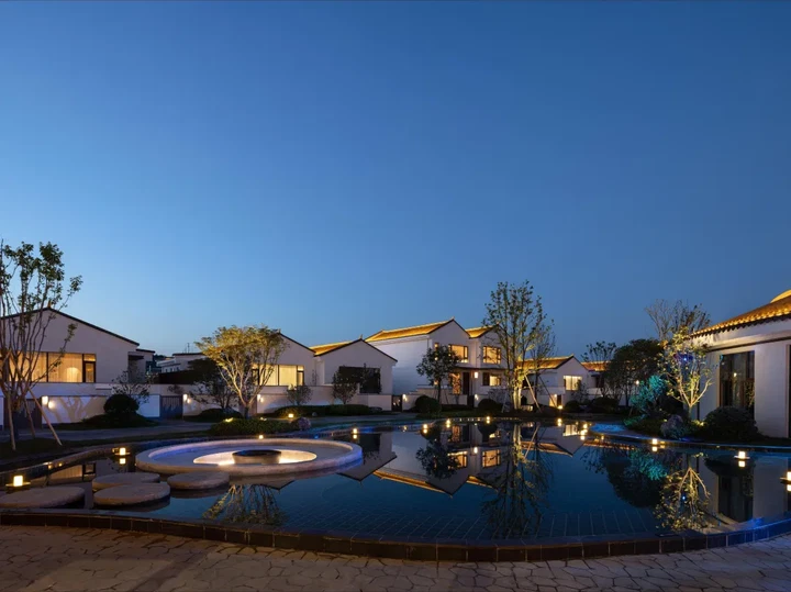 Passing-cloud Resort - Xinyu