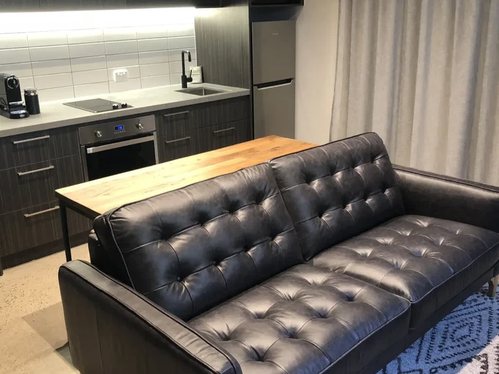 Timber Door Luxury Accommodation Geelong - Geelong