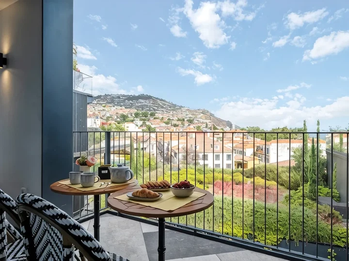 Varanda Vistas E Piscina No Savoy Insular - Funchal