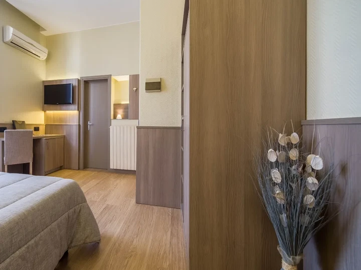 Hotel Est Piombino - Piombino