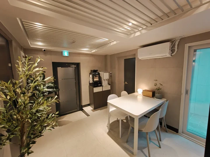 Unit J Hostel Jong-gak - Seoul