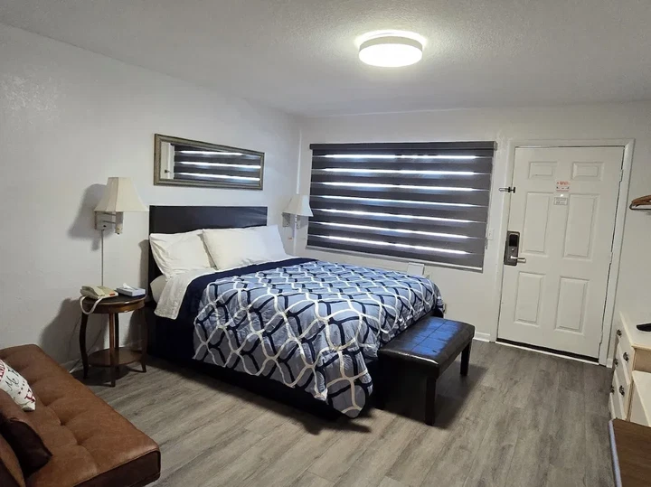 Merida Inn & Suites - Crescent Beach, FL