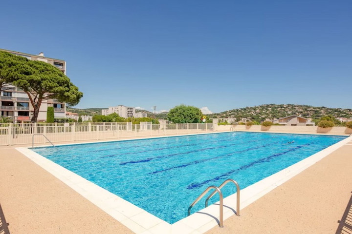 Apt In Sainte-maxime: Swimming Pool And Tennis - Costa Azul