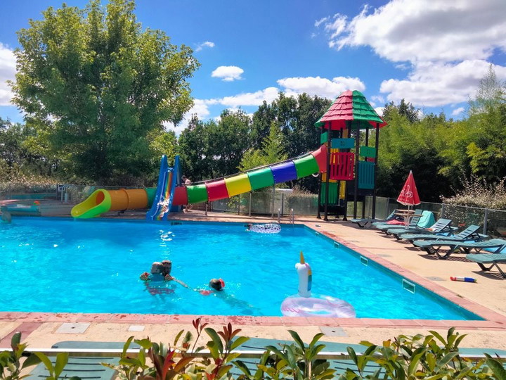 Camping La Fontaine Du Roc - Biron