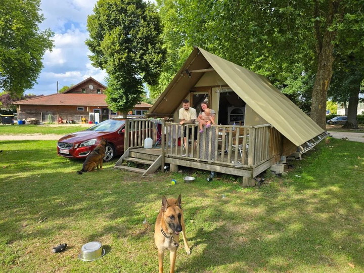 Camping De L'arquebuse - Côte-d'Or