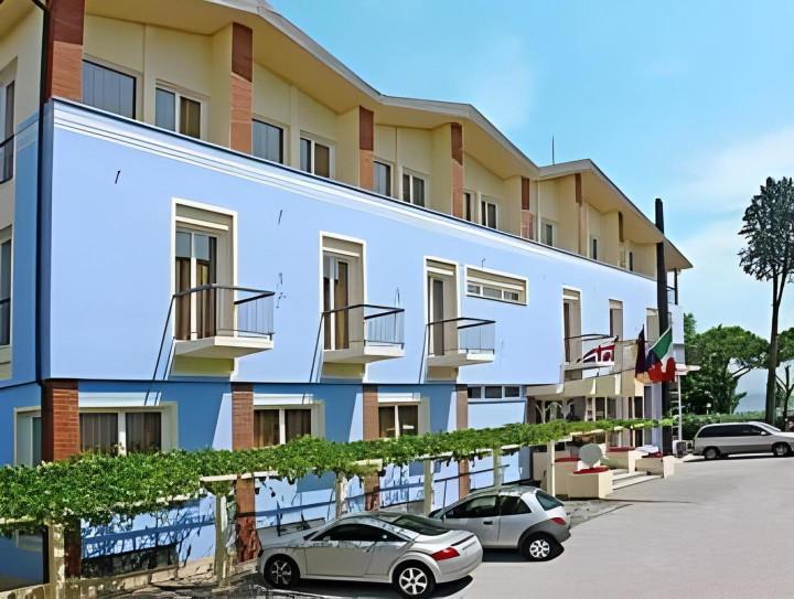 Hi Hotels Sirmione - Heated Lakeview Pool - Sirmione
