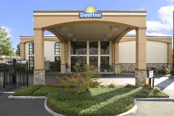 Days Inn & Suites By Wyndham Tuscaloosa - Univ. Of Alabama - Tuscaloosa, AL