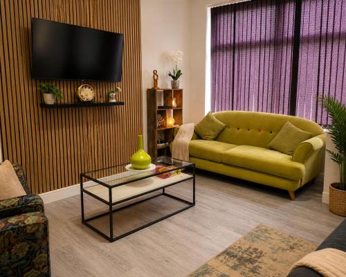 The Russell Residence By Alexandra Park - Manchester Airport (MAN)