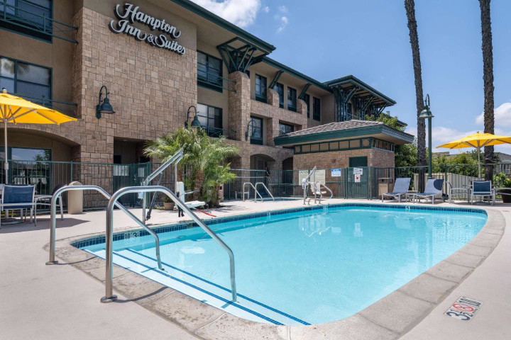 Hampton Inn & Suites Agoura Hills - Simi Valley, CA