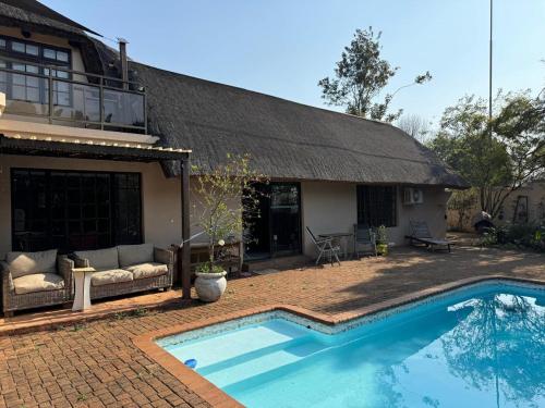 Rose Thatch Cottage - Howick