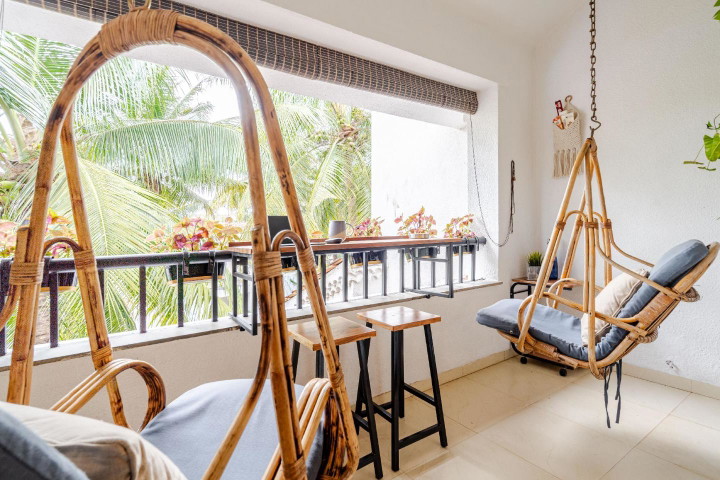 Cozy 1bhk Duplex W/2 Baths, Pool, Reserved Parking - Anjuna