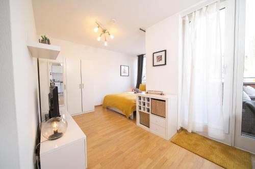 Studio Shiny - Zentral Mit Balkon - Messe - Kuche - Neuss