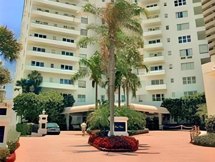 Sea View Hotel - North Miami Beach, FL