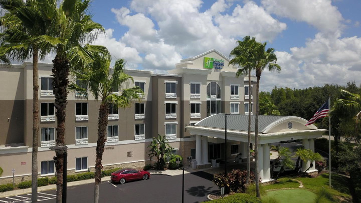 Holiday Inn Express And Suites Tampa I-75 At Bruce B. Downs By Ihg - Tampa