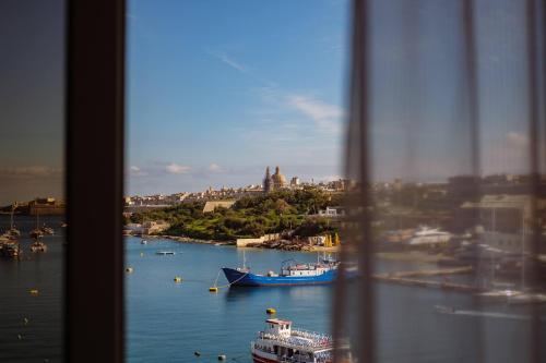 115 The Strand Hotel And Suites - La Valette