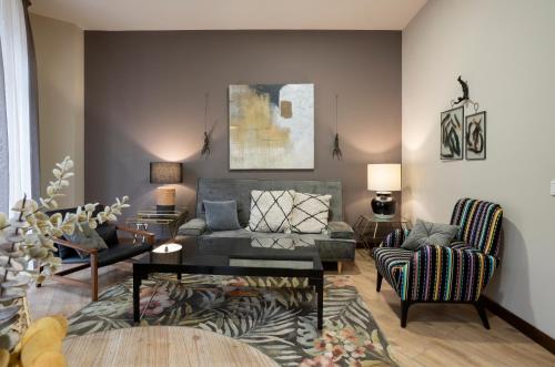De La Guardia Suite 2 - Oviedo