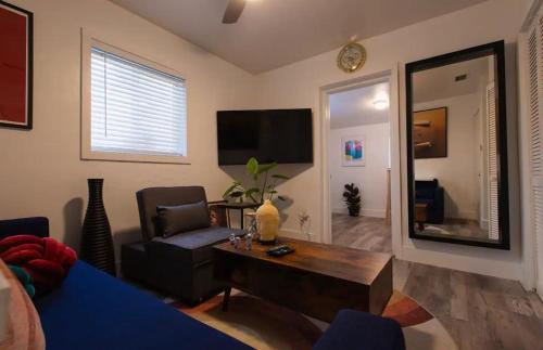 The Myrlande Dinvil Guest Suite - Florida