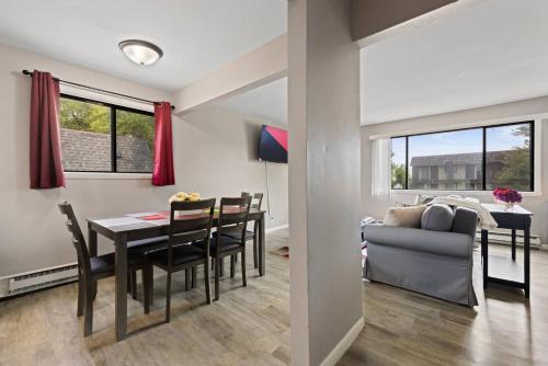 Cozy2bd Aurora Chgolnd Freeparkg Sleeps6 Freewi-fi - Oswego, IL