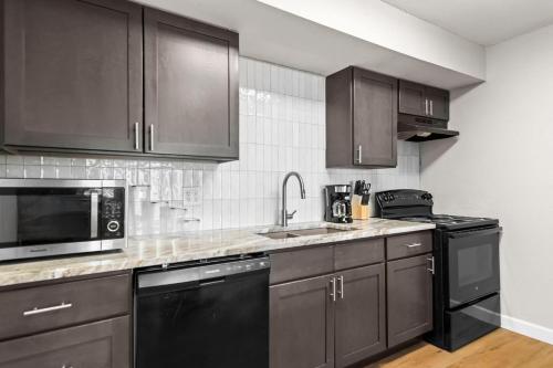 Newly Renovated Unit In Central Spfld #203 - Springfield, IL