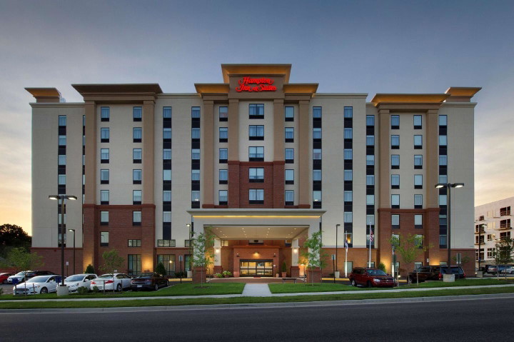 Hampton Inn & Suites By Hilton Falls Church - Alexandria, VA