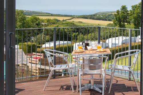 Cornish Coasts Holiday Park - Devon