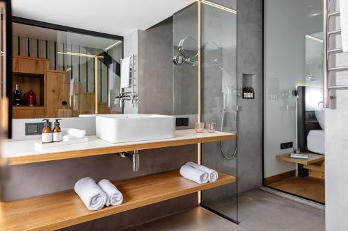 Design-chalet Mit Teilseeblick, Pool, Spa & Restaurant - Bregenz