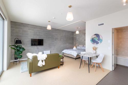 Petone Two Bedroom Apartment With Private Balcony - Wellington