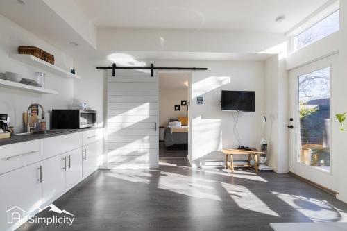 Sunnyside Guesthouse Near Rocky Mountain Lake - Thornton, CO