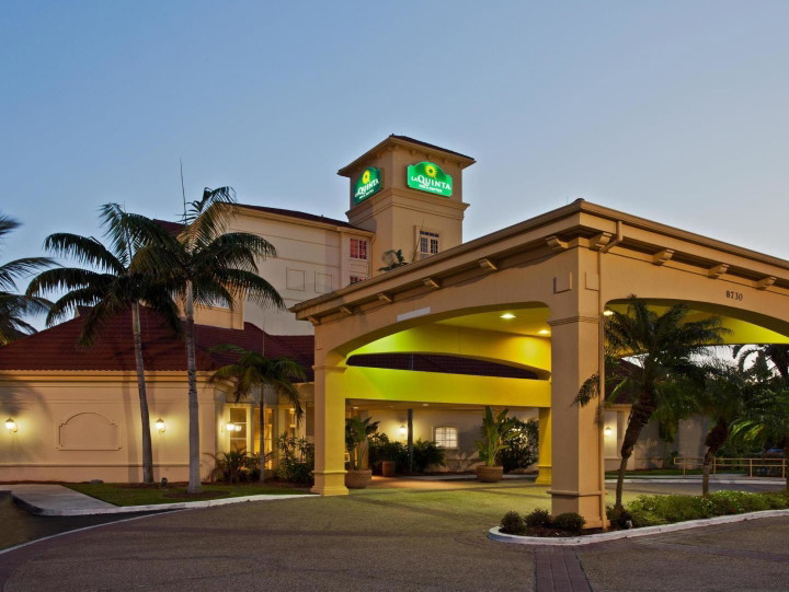 La Quinta Inn & Suites By Wyndham Miami Airport West - Miami Springs, FL
