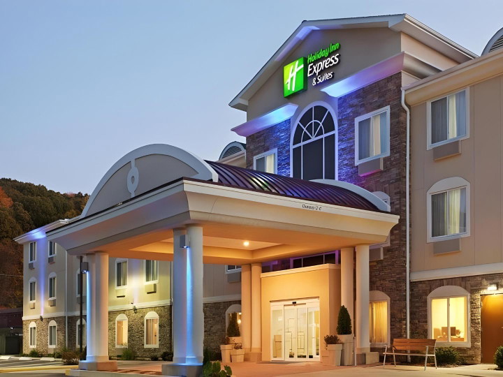 Holiday Inn Express & Suites Meriden - Middletown, CT