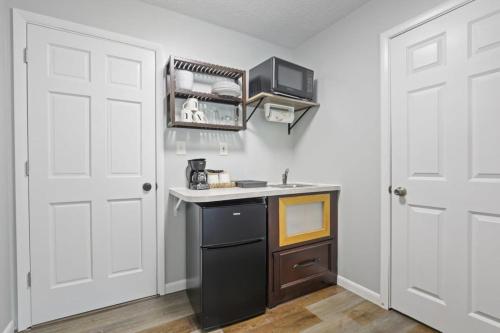 Housepitality - The Restful Studio - Cozy - Newark, OH