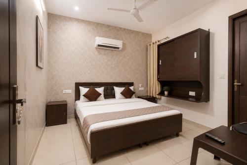 Hotel Devine Opp Jubilee Walk Mall & Near Gurdwara Sohana - Chandigarh