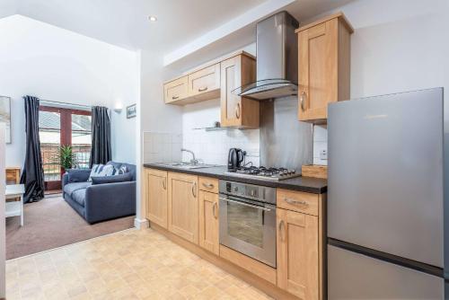 Elliot Suite No 1 - Donnini Apartments - Ayr, UK