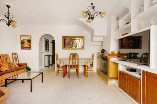 Chalet En Algeciras, Piscina Y Paddle A 4 Minutos De Playa De Getares - Algeciras