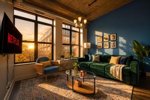 Mccormick Place Beautiful 2br Apartment With Optional Parking Sleeps Up To 8 Near Soldier Field, Gra - Chicago, IL