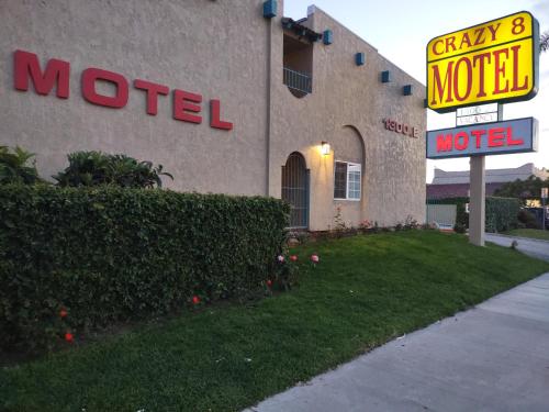 Crzy 8 Motel - Irvine, CA