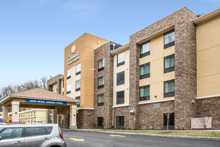 Comfort Inn & Suites - Pittsburgh, PA