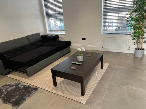 Lovely 1 Bedroom Flat High Barnet 3 Mins Away - Barnet