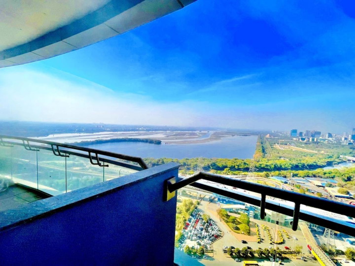 Luxury Paradise In The Sky @27th Floor - New Delhi