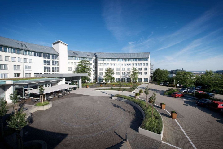 Ramada By Wyndham Dresden - Dresden