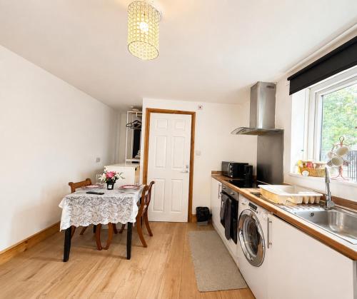 Cowley Basic Studio - Oxford