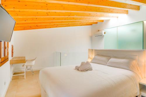 Duplex With Private Garage By Priorityvillas - Palma
