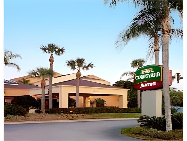 Courtyard By Marriott Fort Myers Cape Coral - Fort Myers, FL