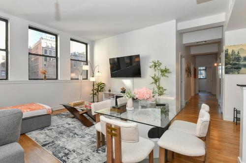 Luxury 3 Bedroom Retreat In Downtown Manhattan - Brooklyn, NY