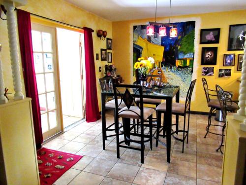 Eric And Nancy's Boutique Bed And Breakfast - Tampa, FL